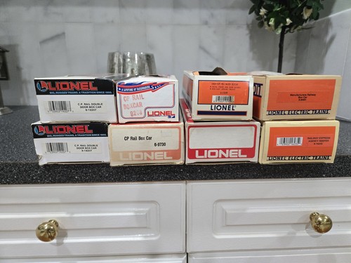 Lionel 10 Box Cars O Gauge Different Types Sell As one | eBay