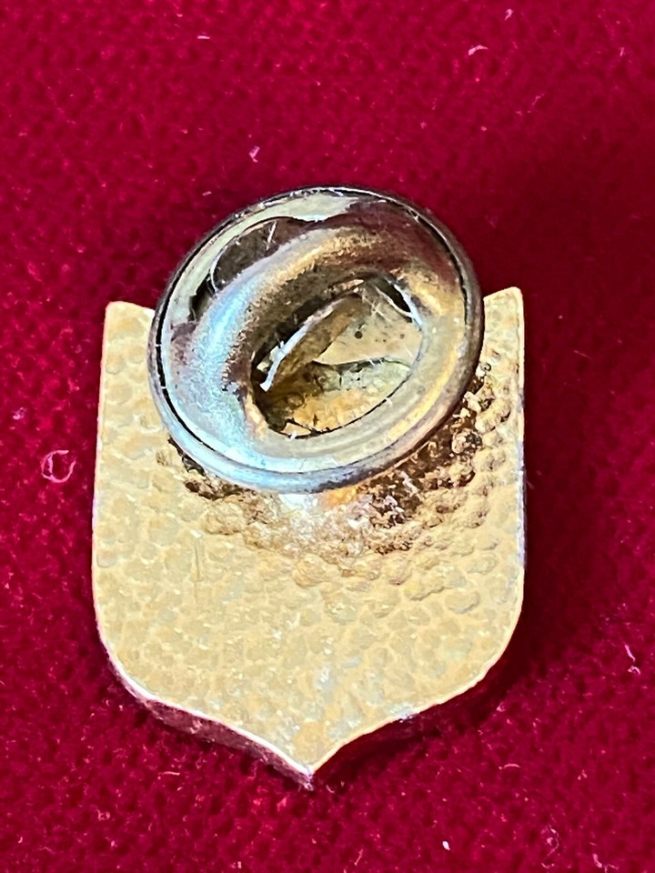 RM Quill Scroll Soft Enamel Shield Shape Tie Lapel Pin .75" Red White ...