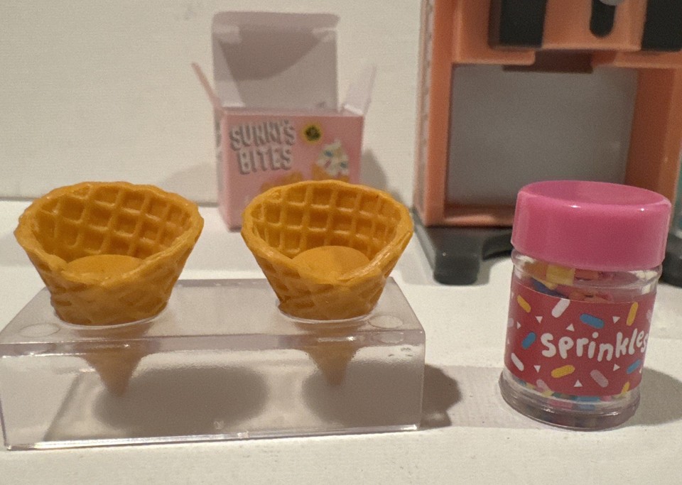 🍦 New! Miniverse Appliances Series 2~ Mini Pink SOFT SERVE ICE CREAM ...
