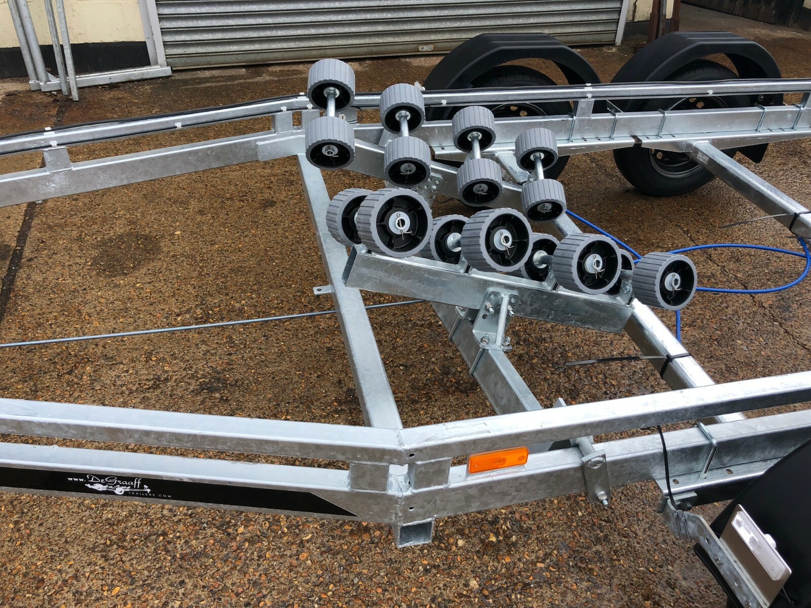 New 2000kg Multi Roller Boat Trailer Swing Beam Powerboat Rib Fishing ...