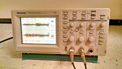 Tektronix TDS 210 60MHz Digital Oscilloscope TDS210 with probe | eBay
