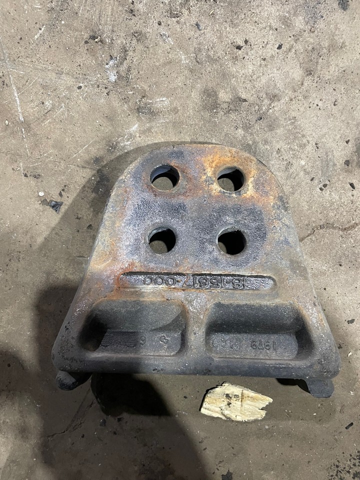 FREIGHTLINER AXLE STOP, MOUNT, BRACKET 16-15617-000 | eBay