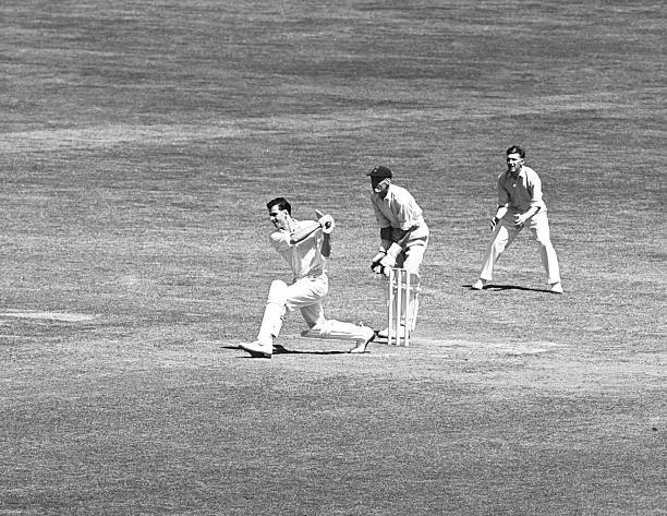 Alan Moss In Batting Action 1951 OLD CRICKET PHOTO | eBay