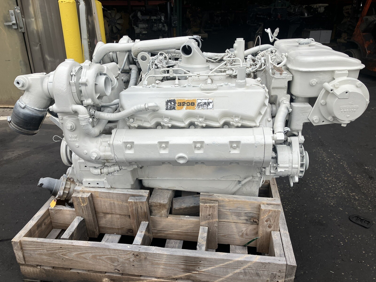 GOVERNMENT SURPLUS CATERPILLAR 3208 TWIN TURBO MARINE DIESEL ENGINE W ...