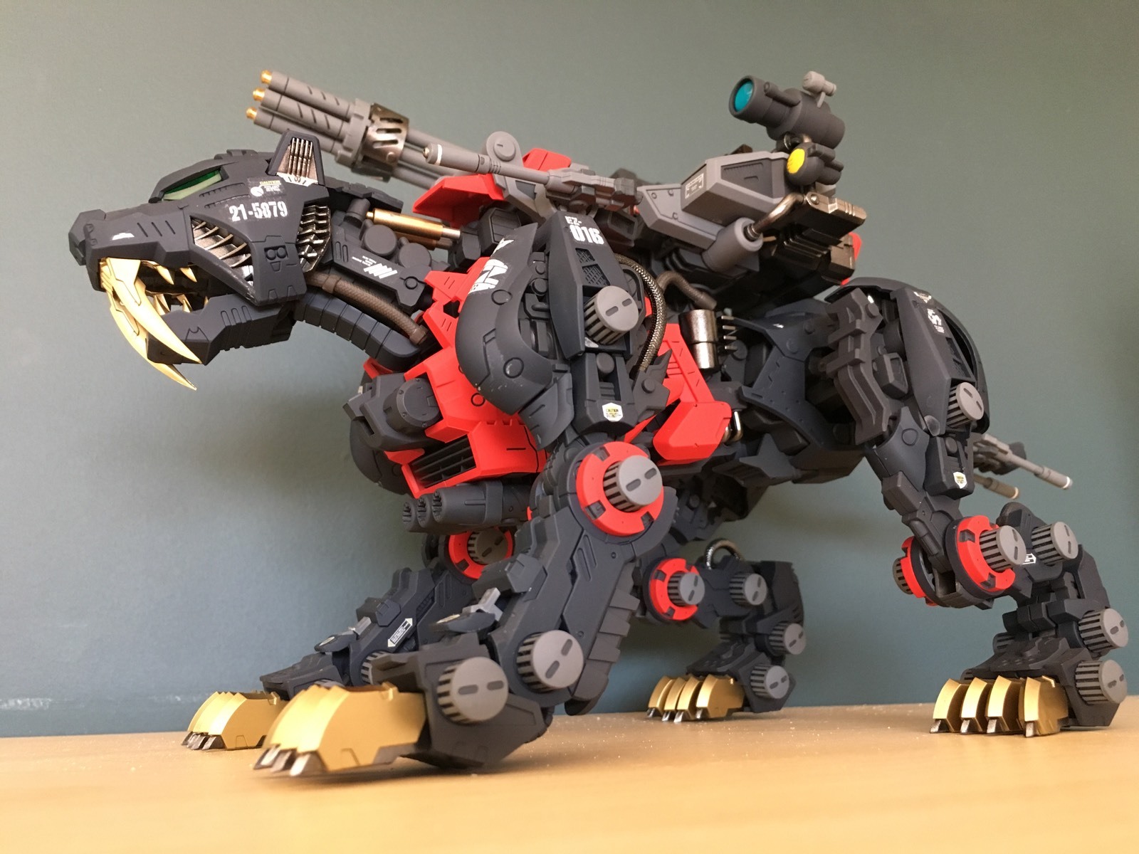 Built & Painted Kotobukiya HMM Zoids 009 EZ-016 Saber Tiger Schwalz Ver ...