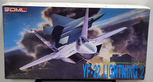 DML Model Kit YF-22 LIGHTNING 2 Fighter Jet 1:72 Box open parts factory ...