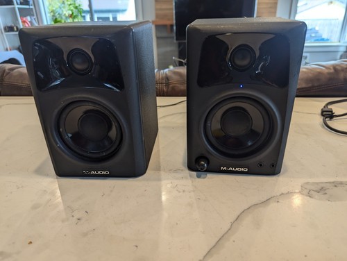 M-Audio AV32 Active Studio Speakers Pair Powered Desktop Bookshelf ...