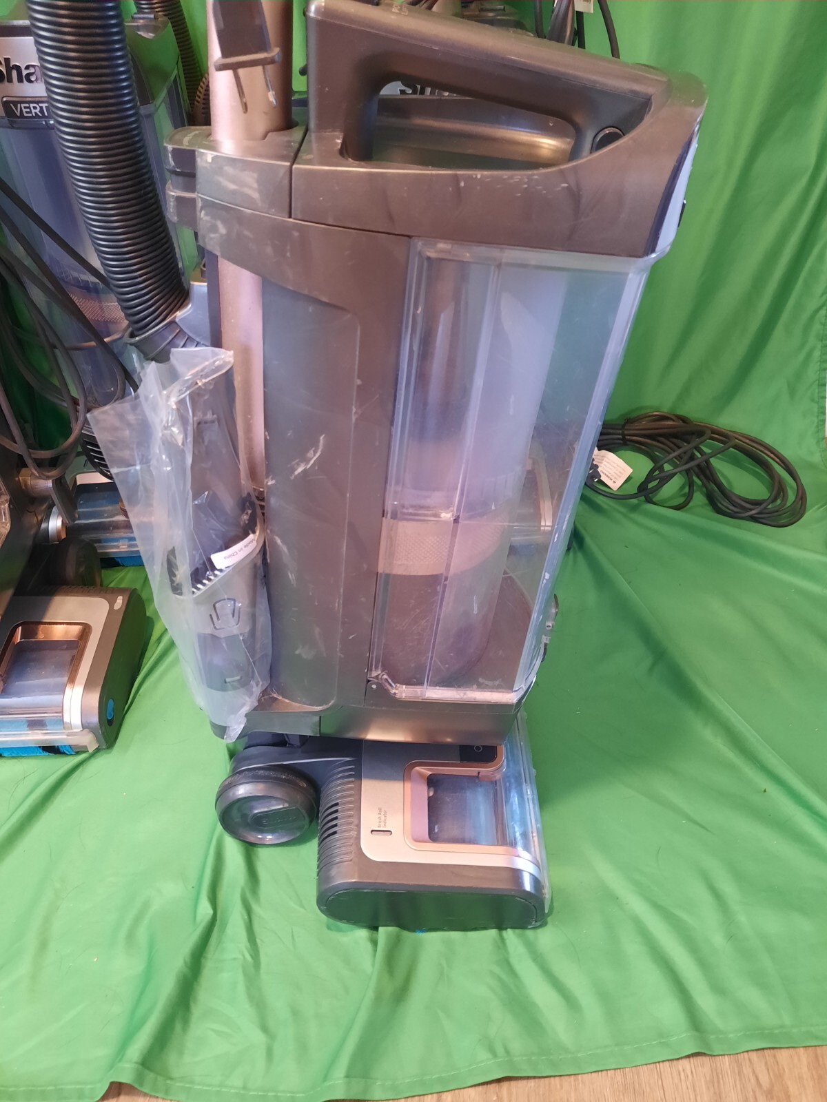 Shark Vertex Powered Lift-Away Upright Vacuum with DuoClean PowerFins ...