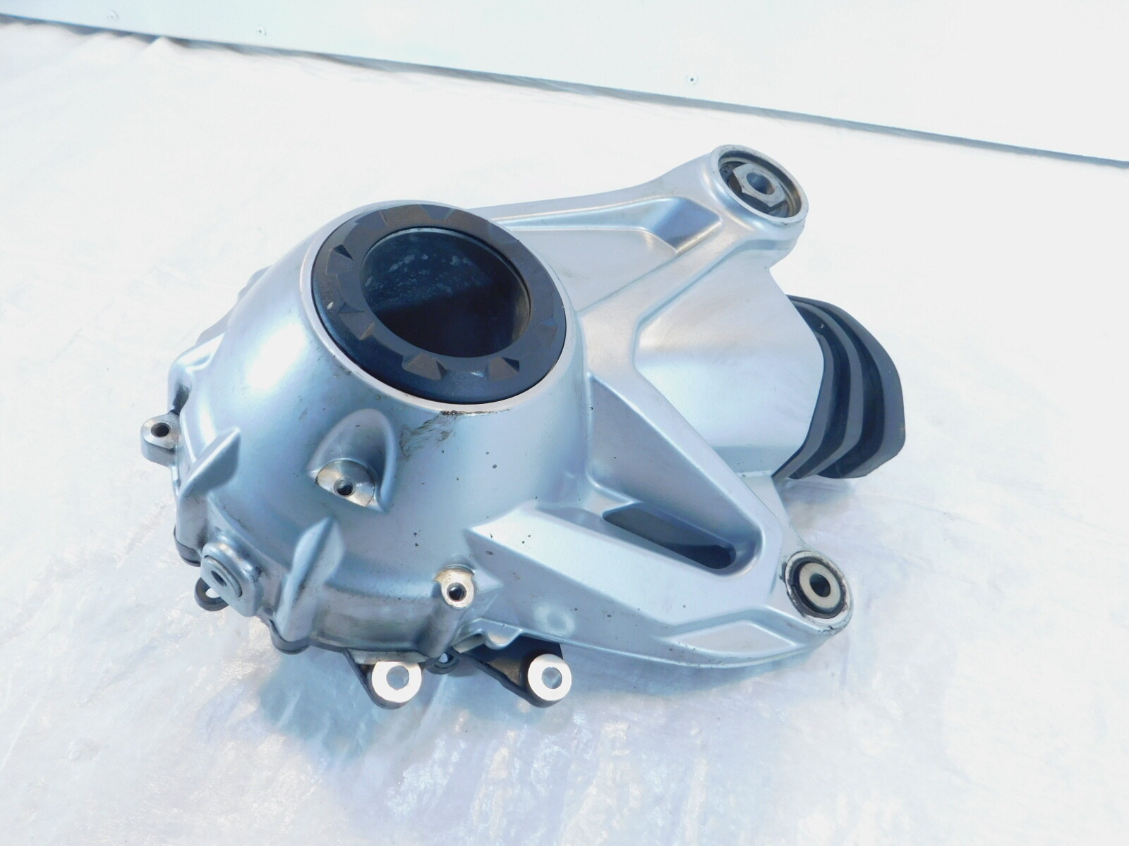 BMW R1200GS R1200RT R1200RS Silver Rear Wheel Drive Axle Gear Case ...