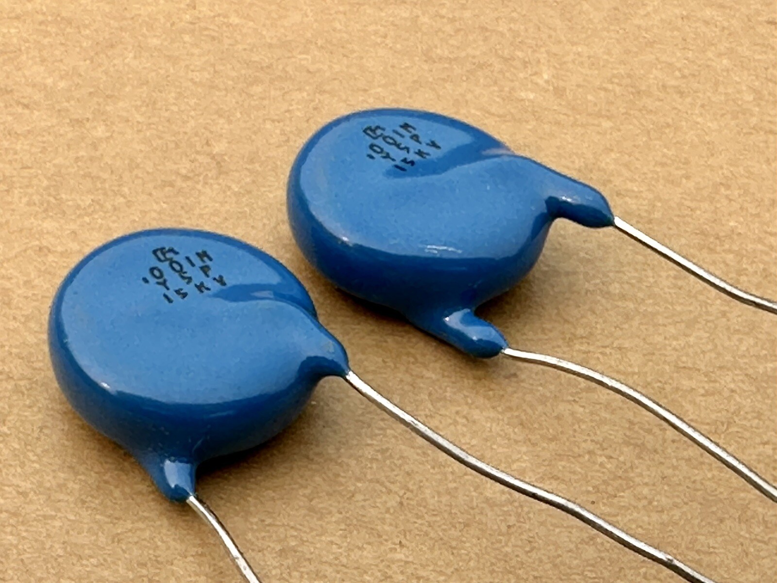 (2X) .001uF 15KV 20% CERAMIC DISC CAPACITORS ~ Y5P ~ NOS ~ CM ~ (LOT OF ...