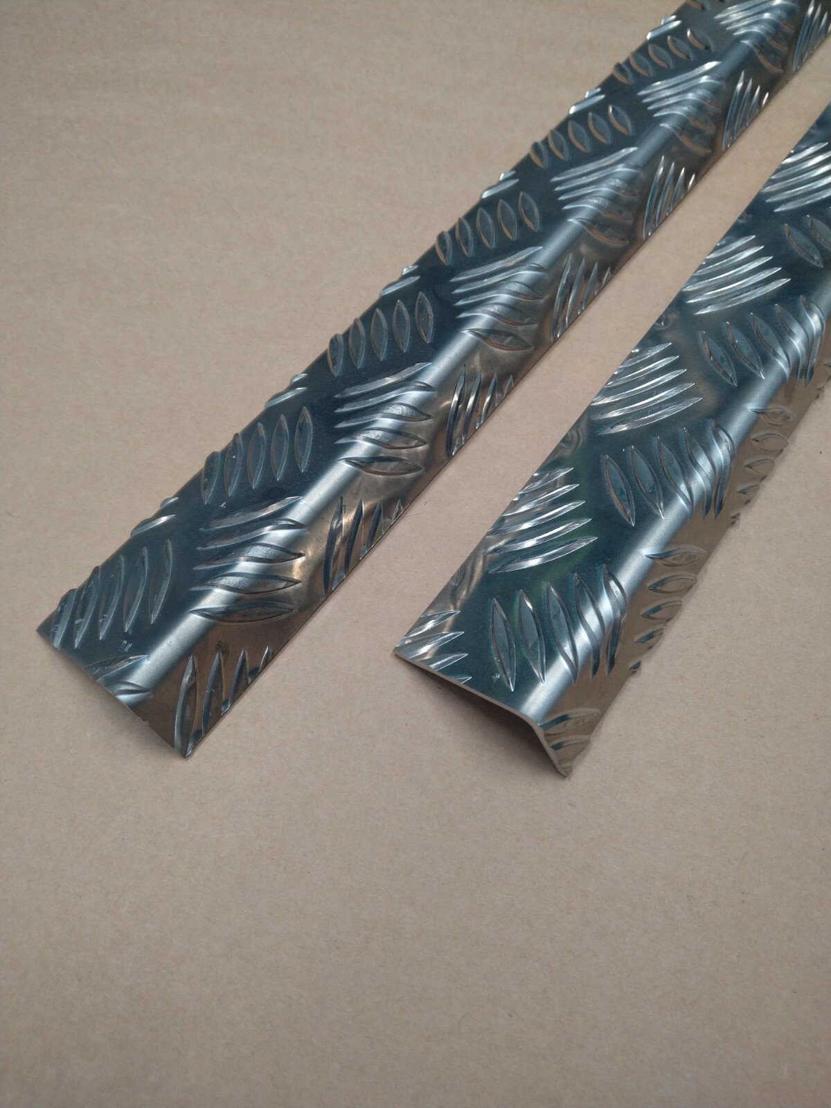 Door STEP TREAD PLATE Angle 50MM X 25MM | Grelly UK