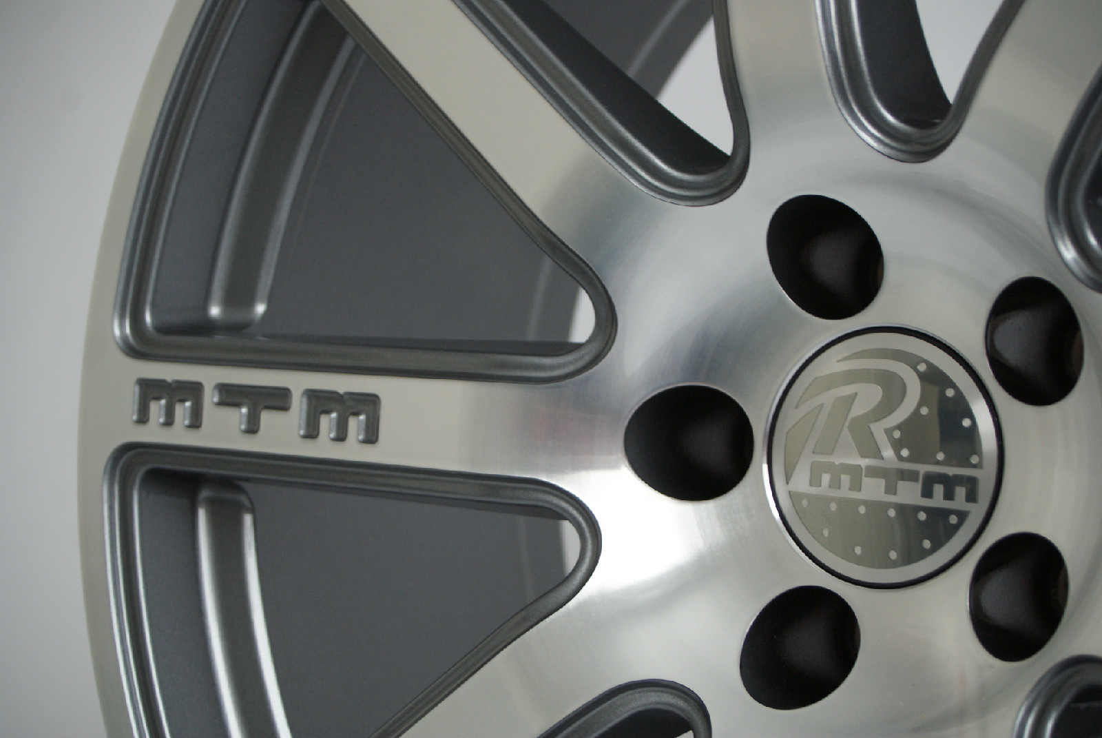 MTM Bimoto Felge 9x20 ET 45 Titanpoliert 5x120 65,1 VW T5 Bus Alufelge ...