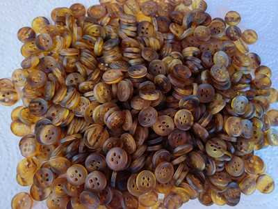 10mm 16L x 50 Brown Tortoise Shell Effect 4 Hole Matt Buttons + A Free ...