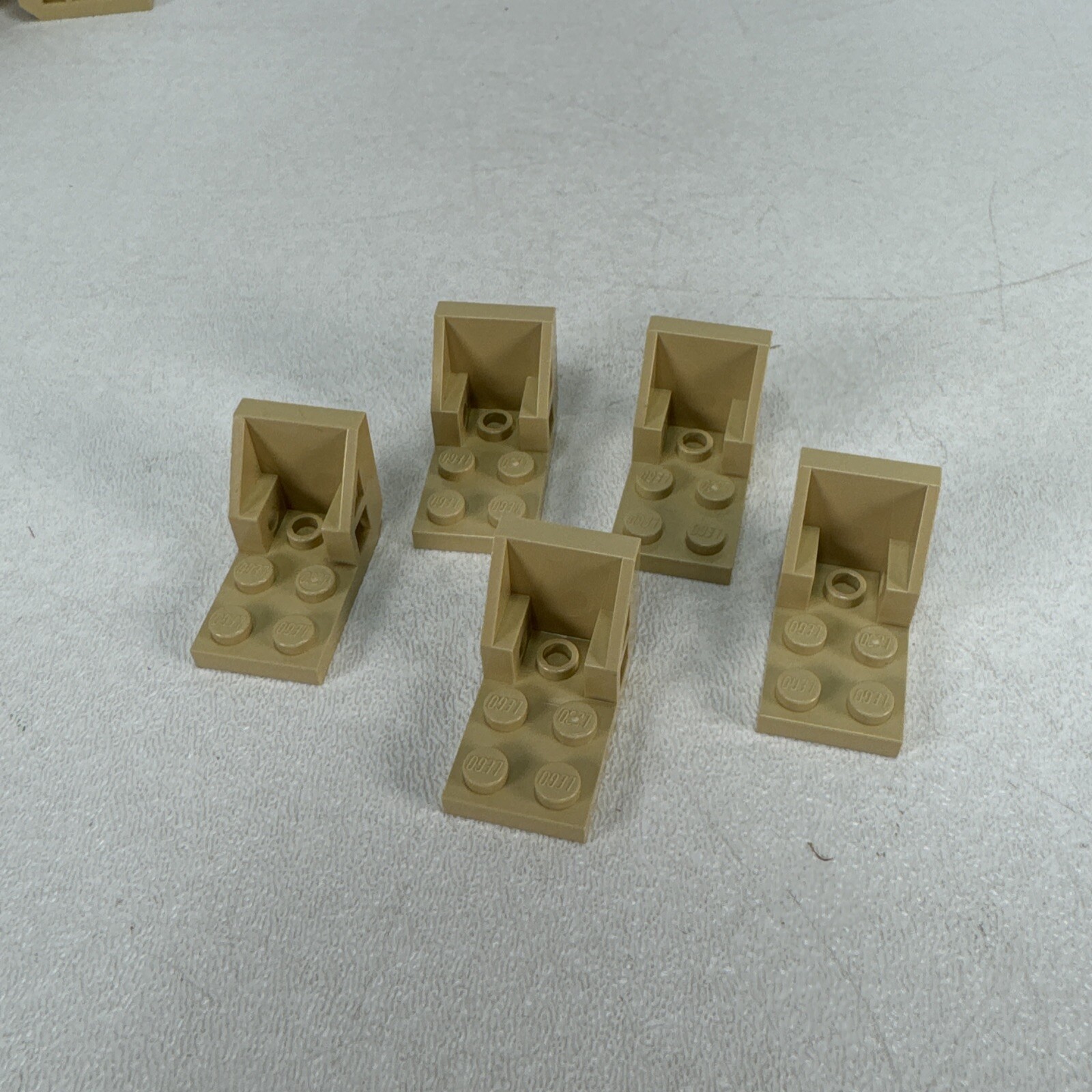 Lot of 5 LEGO Bracket 3x2 - 2x2 Inverted Space Seat Chair #4598 Beige ...