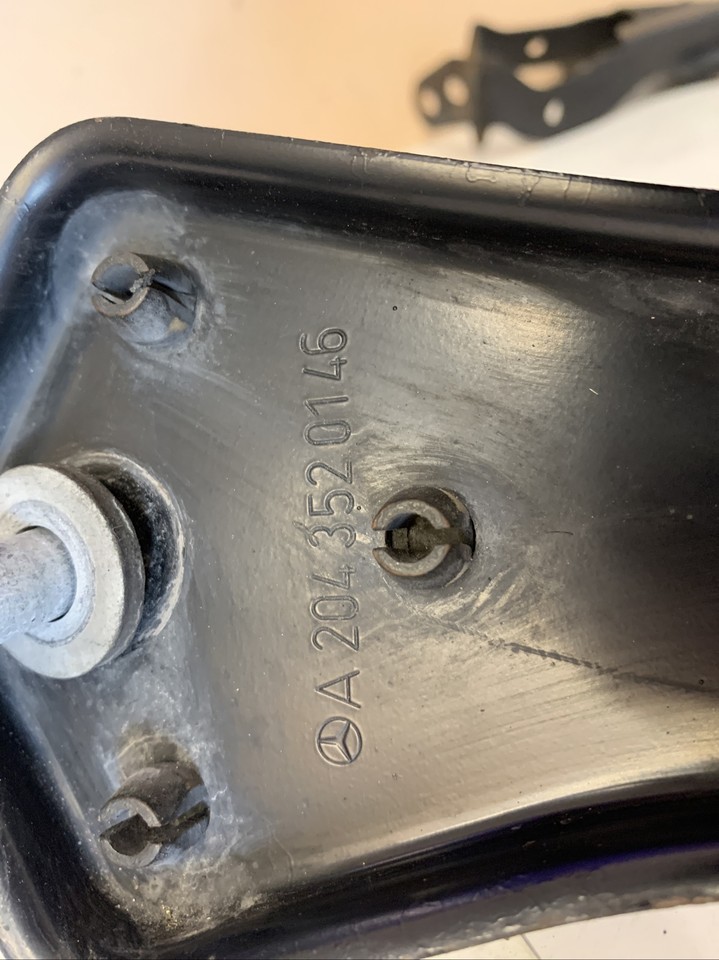 10-13 MERCEDES E350 E550 C207 REAR SUBFRAME LEFT SIDE SUPPORT BRACKET ...