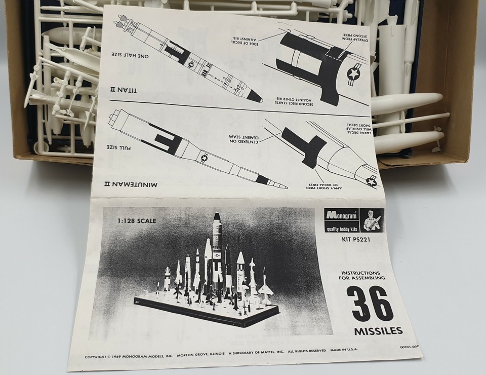 ARMY : VINTAGE U.S. SPACE MISSILES MODEL KIT MADE BY MONOGRAM IN 1969 ...