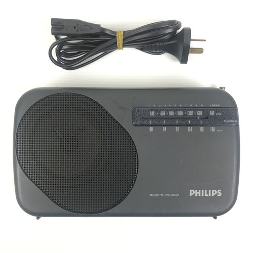 PHILIPS AE2100 AC/Battery Operated FM, AM, MW Radio, ~230V, Like NEW ...