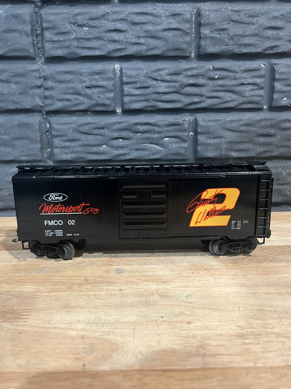 Weaver Ultra Line O Scale TRAIN Box Car NASCAR Rusty Wallace #2 With ...