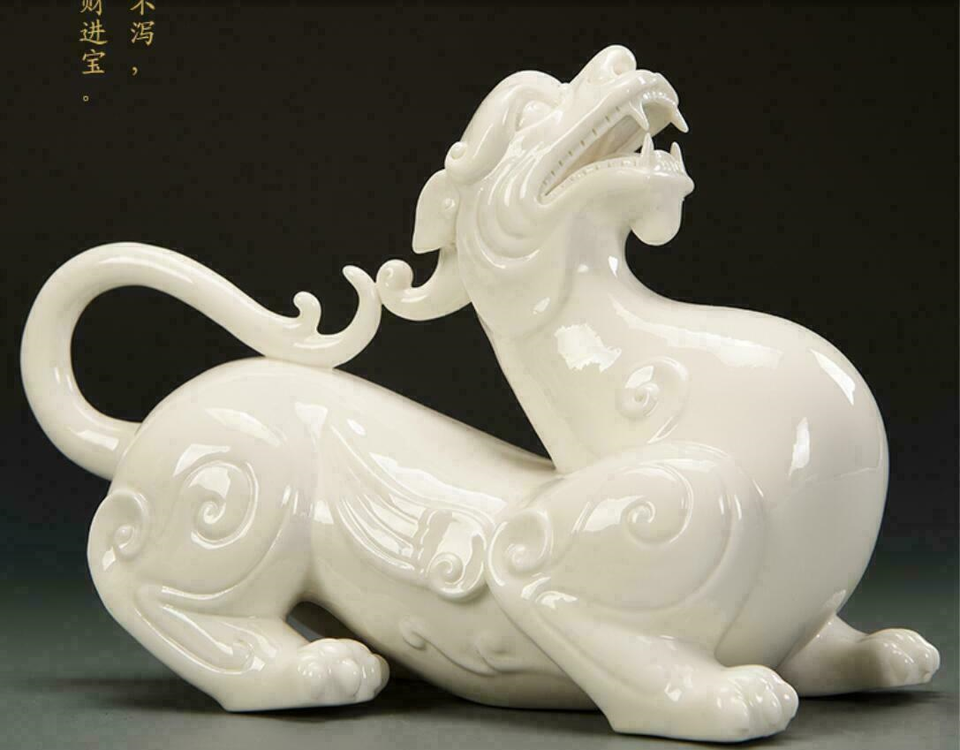 China Dehua Porcelain Loong Dragon Pixiu Animal Feng Shui Beast Statue ...