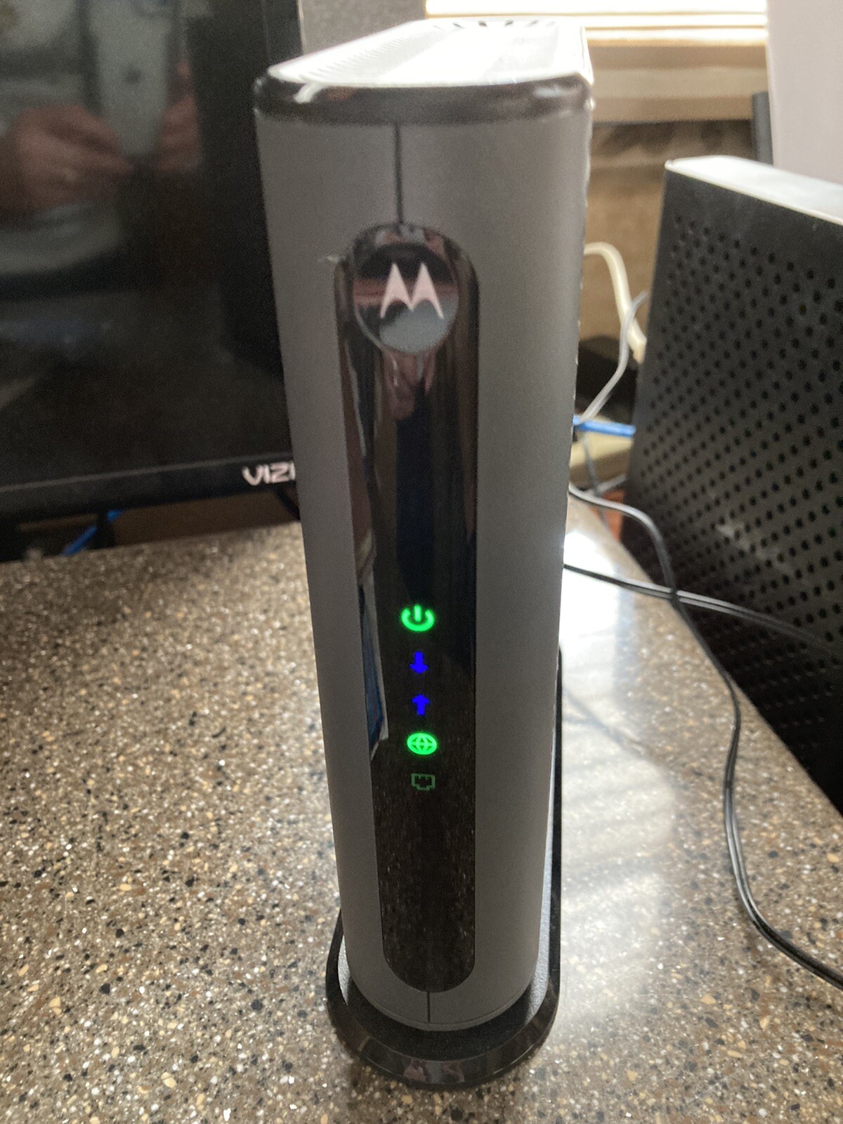 Motorola 24x8 DOCSIS 3.0 Cable Modem, Gigabit ethernet - Model MB7621 ...