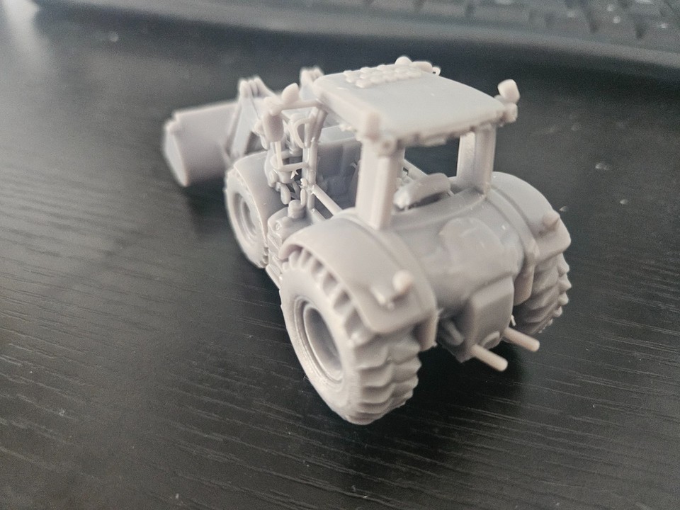 OO Gauge Tractor with Front Loader Prototype Model Railway Scenery ...