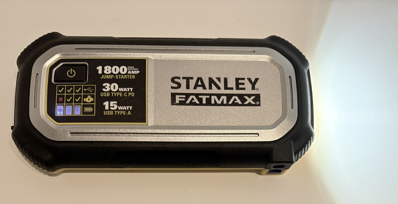Stanley FATMAX LJ18F 1800 Amp Lithium Jump Starter & USB Power Bank for ...