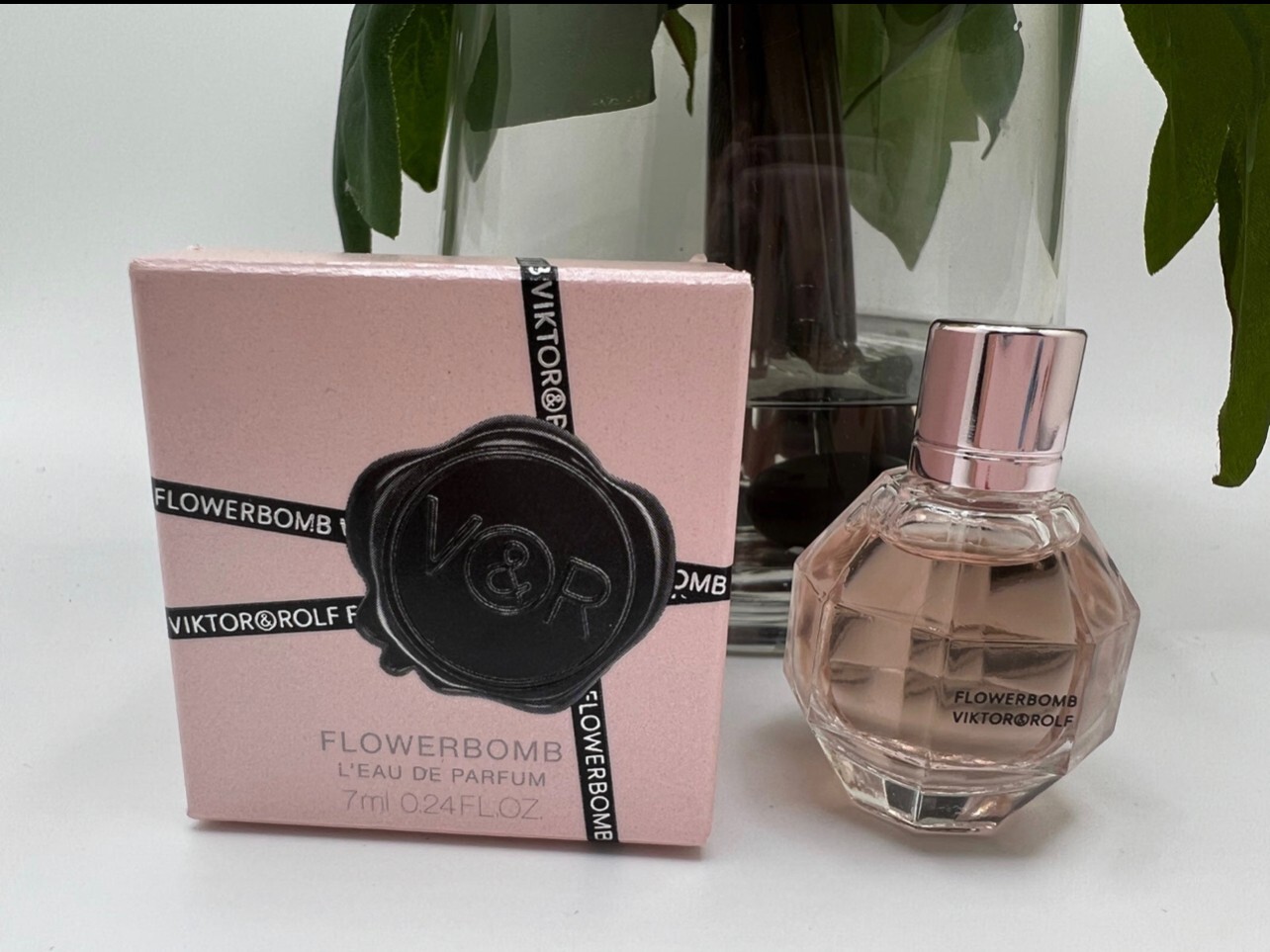 Viktor & Rolf Flowerbomb Mini 7ml/.24oz Brand New In Box | eBay