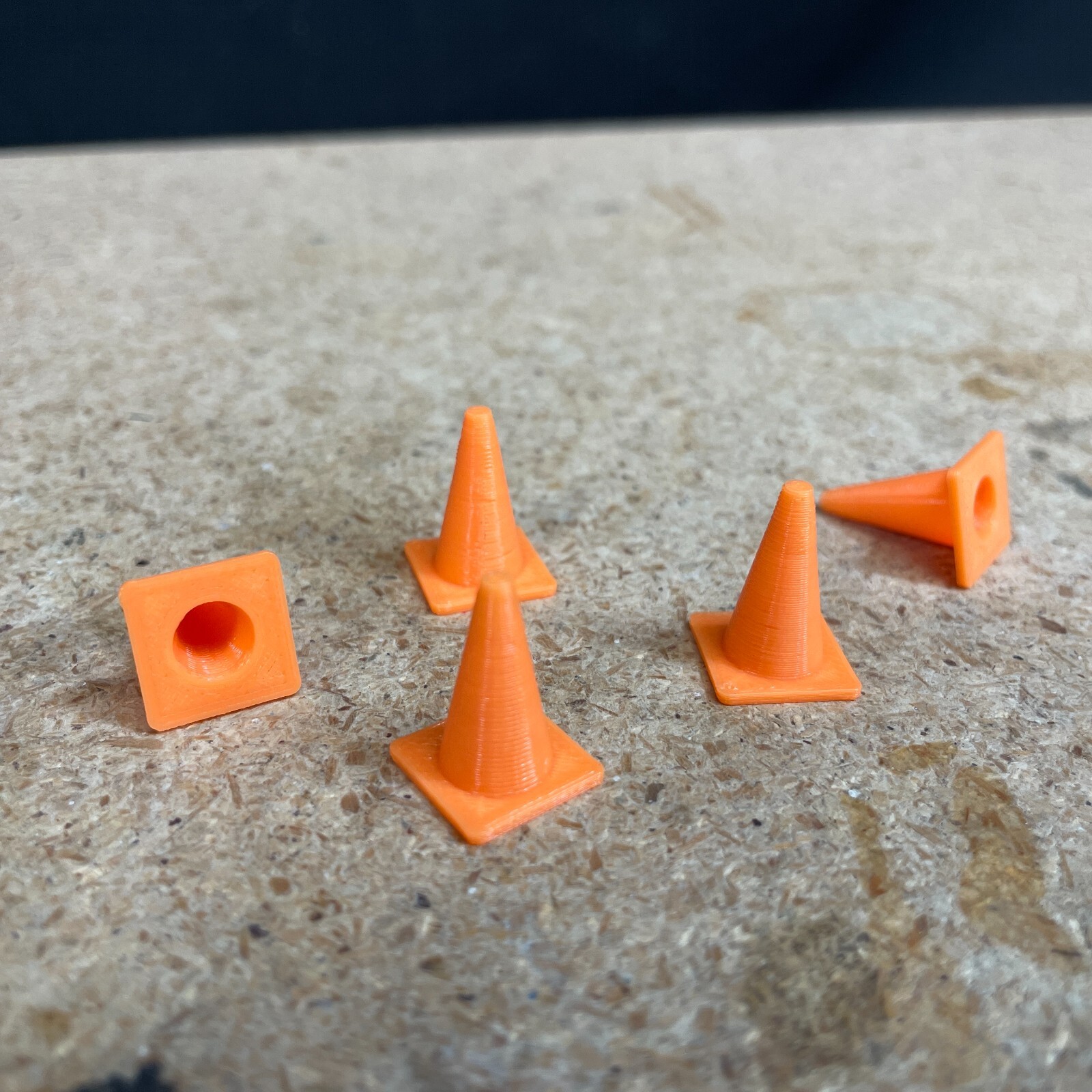 100 pcs 1/24 1/25 Scale Traffic Cones for RC/Model Car/Truck/Race Track ...