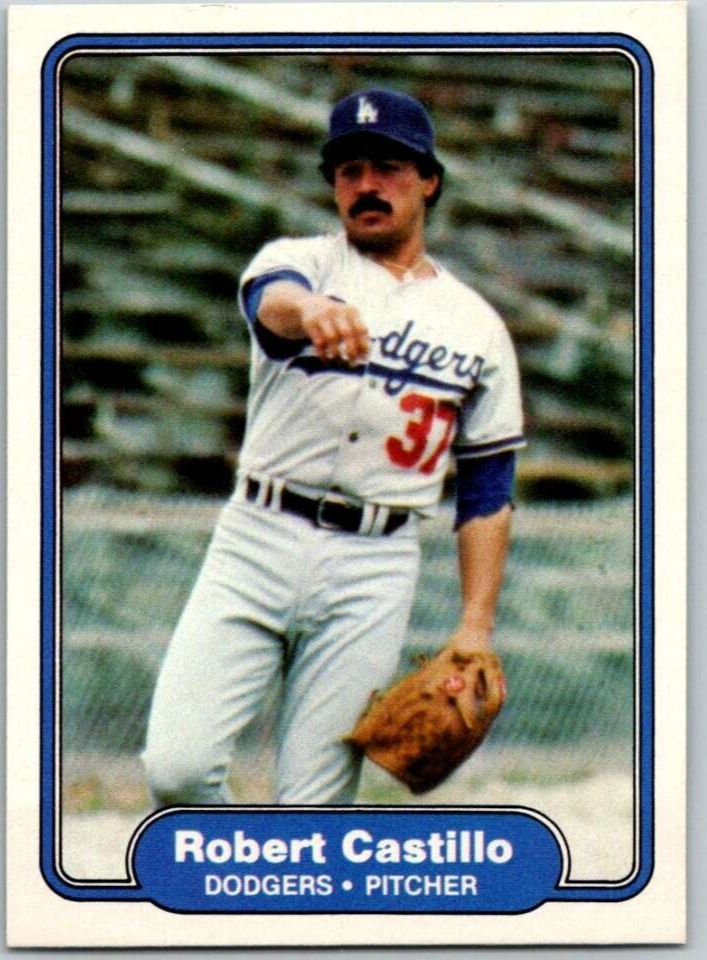 1982 FLEER Baseball Trading Card #2 - ROBERT CASTILLO, Los Angeles ...