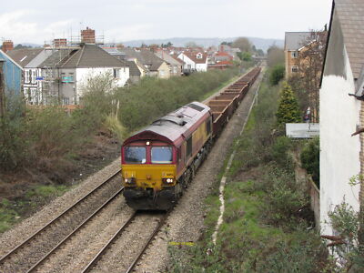 Photo 12x8 Engineers' train in Roath Class 66 locomotive No. 66193 ...