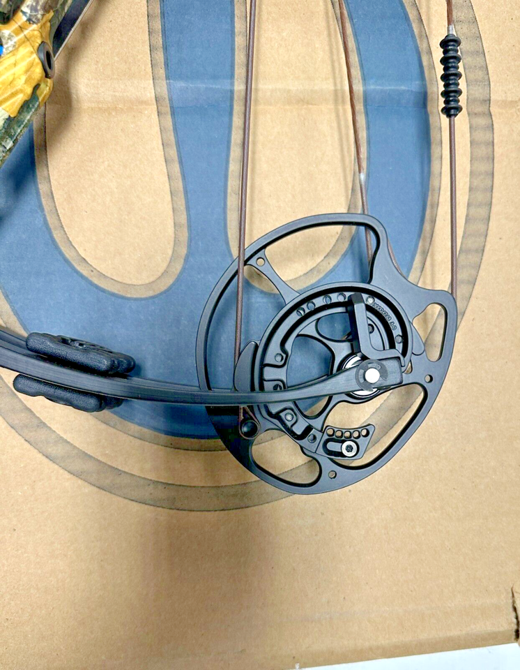 Elite Kure RH 60-70# Realtree Edge Compound Bow New | eBay