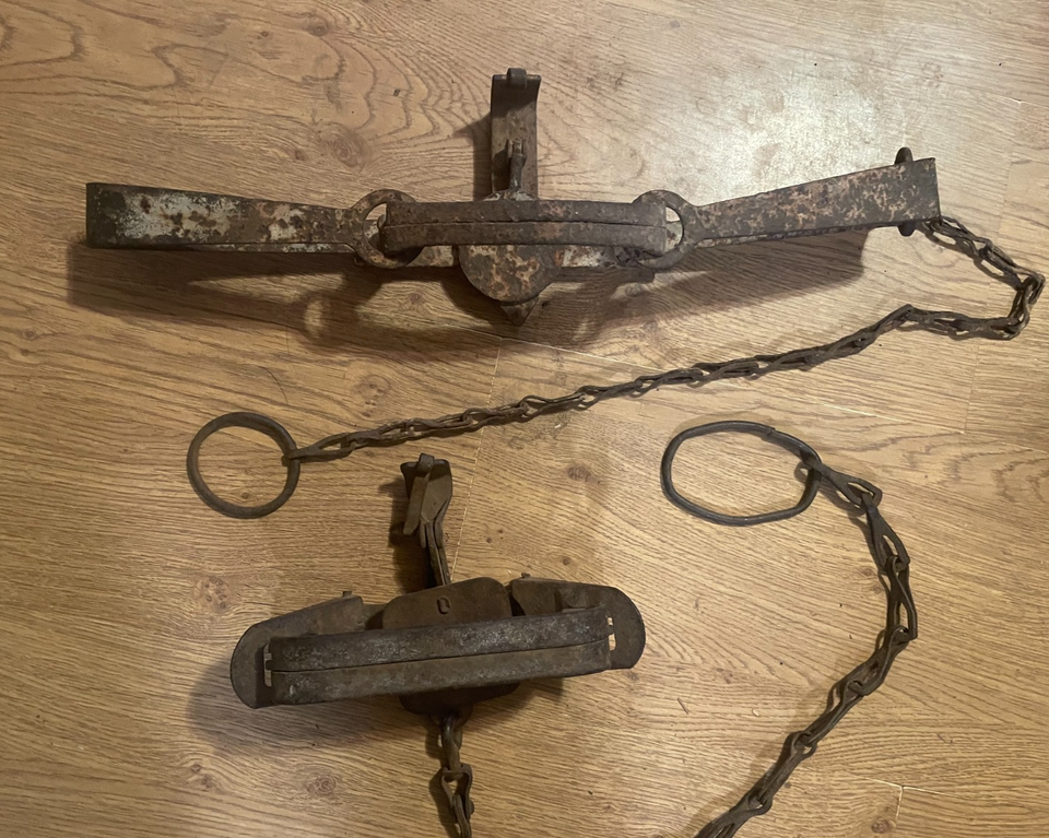 2 very strong trapping traps - #3 Newhouse and #3 kangaroo traps, pans ...