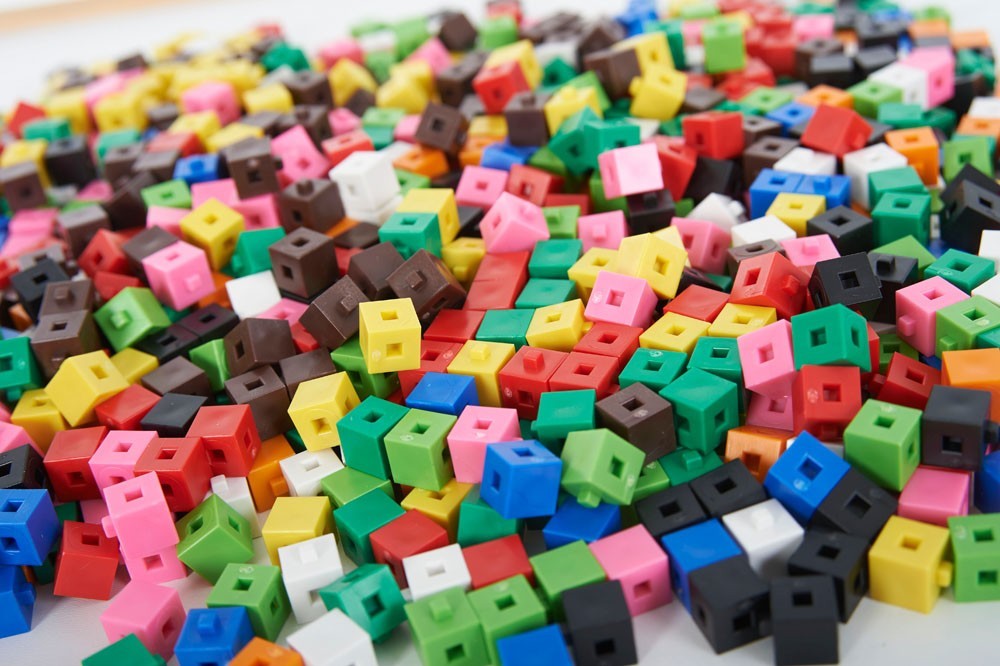 100 x 1cm Cubes - Interlocking Snap Linking Building Maths Count Early ...