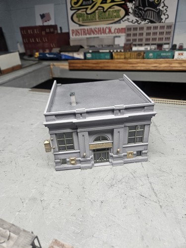 HO Scale Building Walthers Liberty Bank And Trust Built Painted Light ...