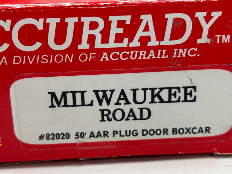 Accurail HO Milwaukee Road 50' AAR Plug Door Box Car #2563. 82029. New ...