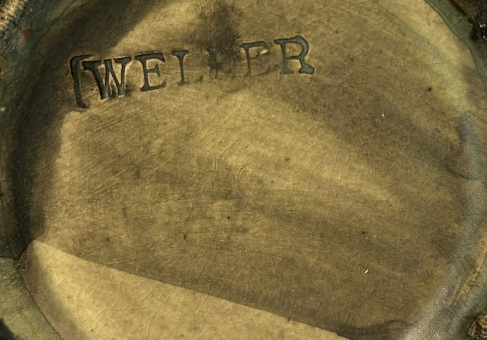 WELLER POTTERY KENOVA 9" VASE WITH FLEMISH COLORS....SIGNED AND MINT ...