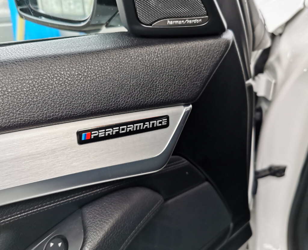 BMW M Performance Emblem aus Aluminium Sticker Aufkleber in Silber ...