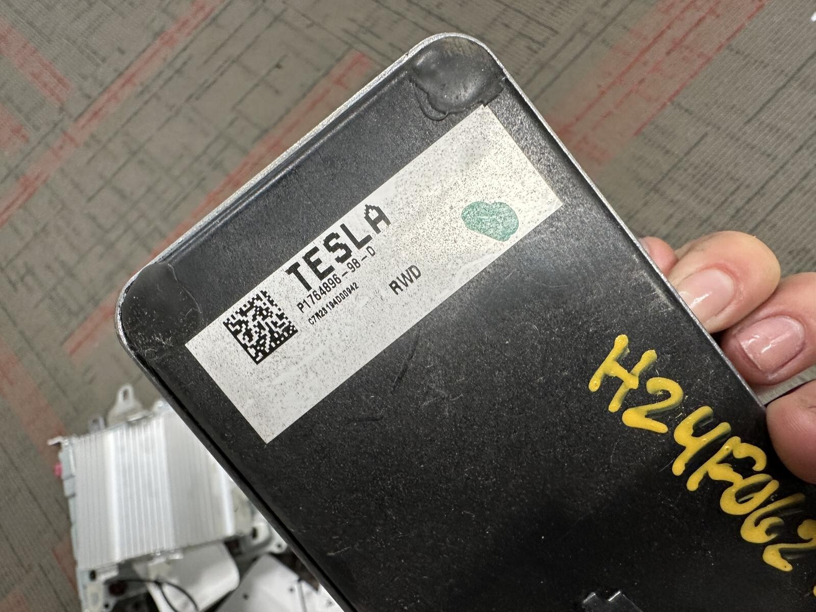 OEM TESLA MODEL Y TRAILER TOW HITCH TOWING CONTROL MODULE P1764896-98-D ...