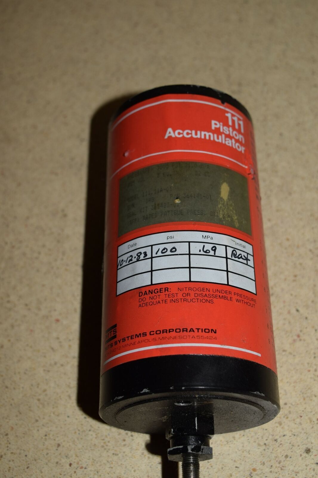 MTS Series 111 Accumulator - 111.11A-01 3000PSI / 21.0 MPA- P/N 364140 ...