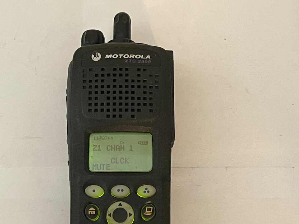 MOTOROLA XTS2500 II UHF 380-470MHz P25 H46QDF9PW6BN Radio AES-256 8 ...