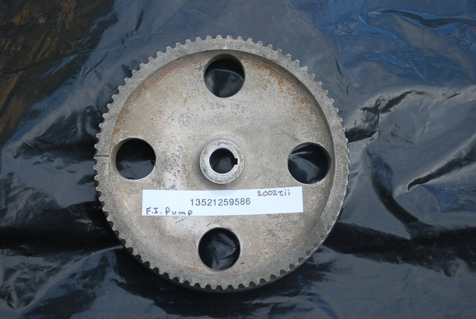 BMW 2002tii Fuel Pump Injection Gear With Belt 13521259586 for sale ...