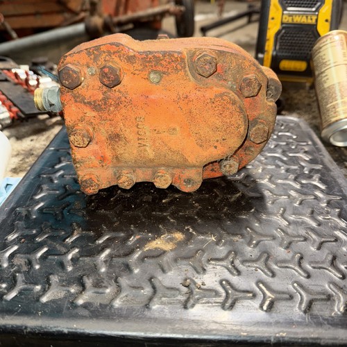 Case Vac Engine Mounted Hydraulic Pump - Untested | eBay