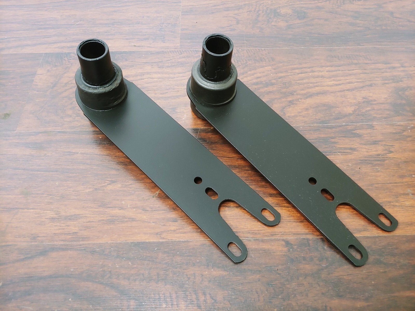 NICE PAIR OF USED ORIGINAL PORSCHE 911 REAR SPRING STRUT PLATES 1969-76 ...