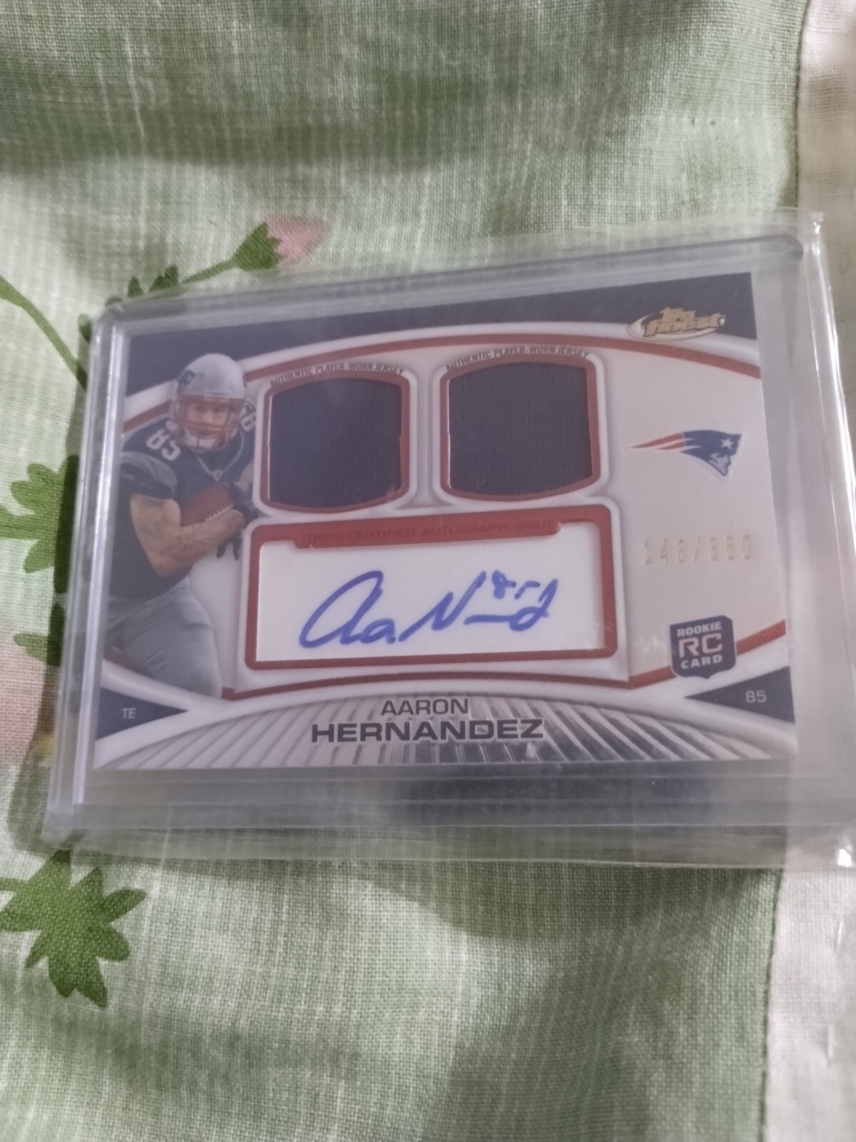 2010 Topps Finest - Autograph Dual Relic #FADR-AH Aaron Hernandez /350 ...