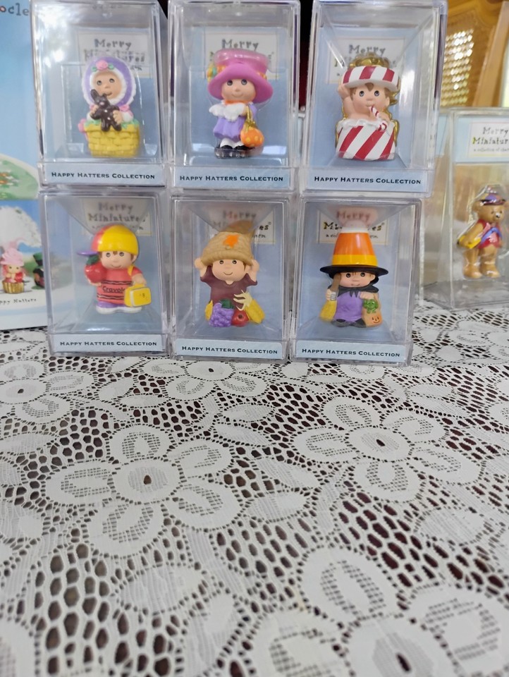 NIB 2000 Hallmark Happy Hatters Merry Miniatures collection and Display ...