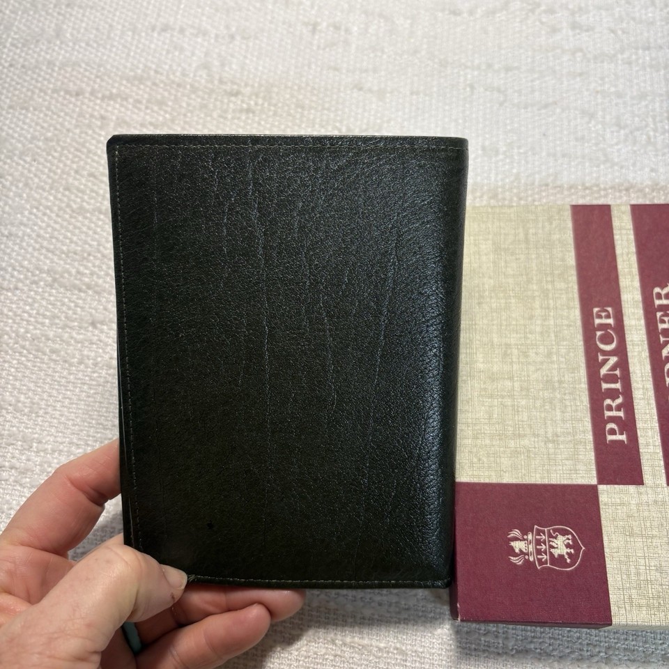 Prince Gardner Men’s Vintage Leather Wallet Essex Green Genuine Cowhide ...