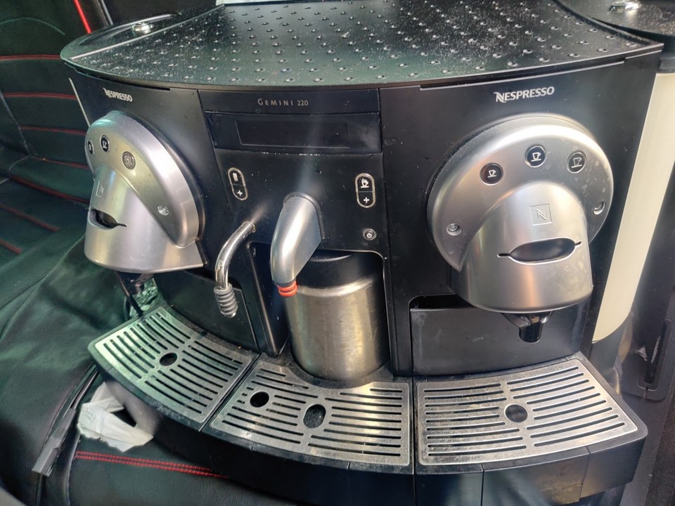 Nespresso Gemini 220 Commercial Coffee Machine Dual Head Espresso Maker ...