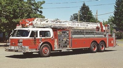 Duncan, BC - 1982 American LaFrance ladder truck - fire apparatus photo ...