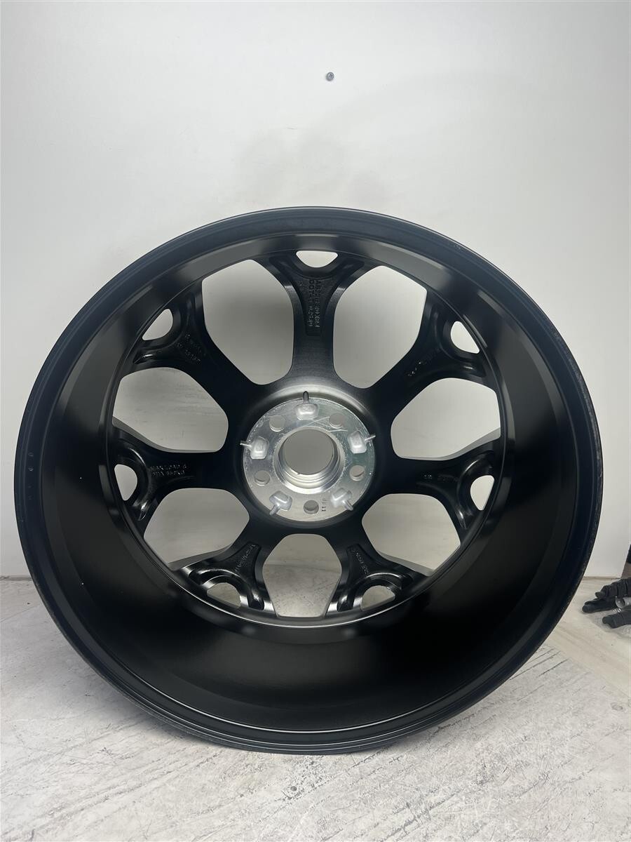 2015-2018 Chrysler 300 For 20x8 Inch Aluminum Wheel | Dark Hyper Silver