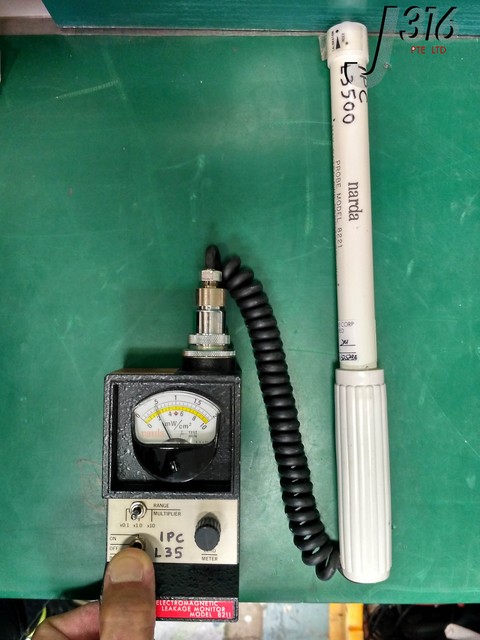 Narda 8211 W/ Probe 8221 Electromagnetic Leakage Monitor for sale online | eBay